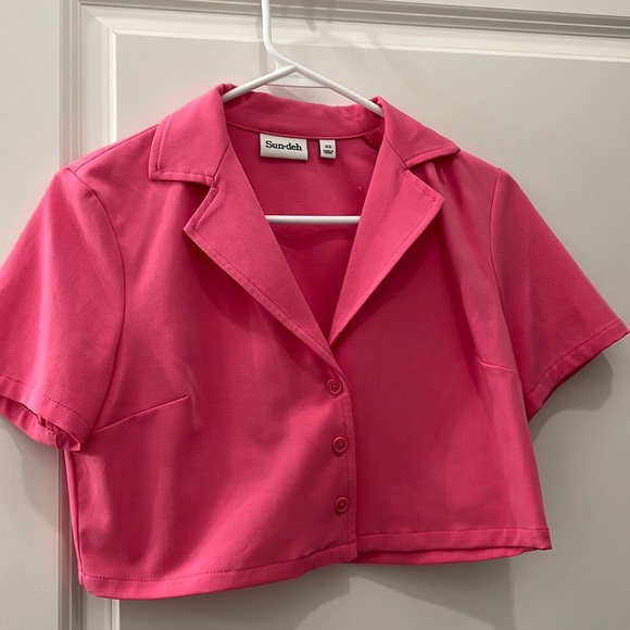 Aritzia | Tops | Aritzia Cropped Top | Poshmark